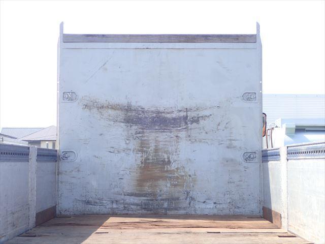 UDトラックス 大型アルミ平ボディー - リアエアサス、リターダ付の4軸アルミ平ボディーです