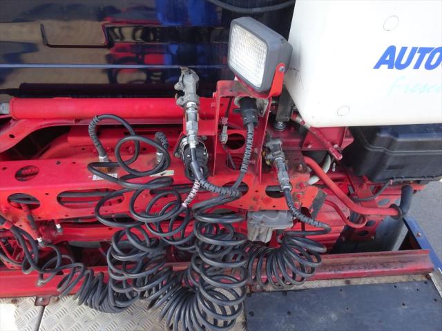 UDトラックス 大型トラクタ（シングル） - ハイルーフ★リアエアサス・第五輪11．5t